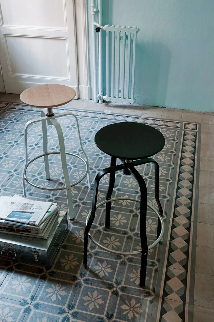 GIRO: designer stools with a screw – Lapalma