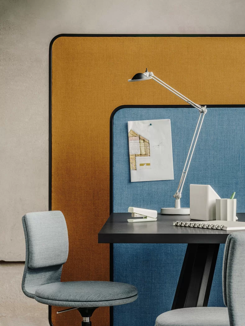 SCREEN tubular: Modern tubular partition for the office - Lapalma