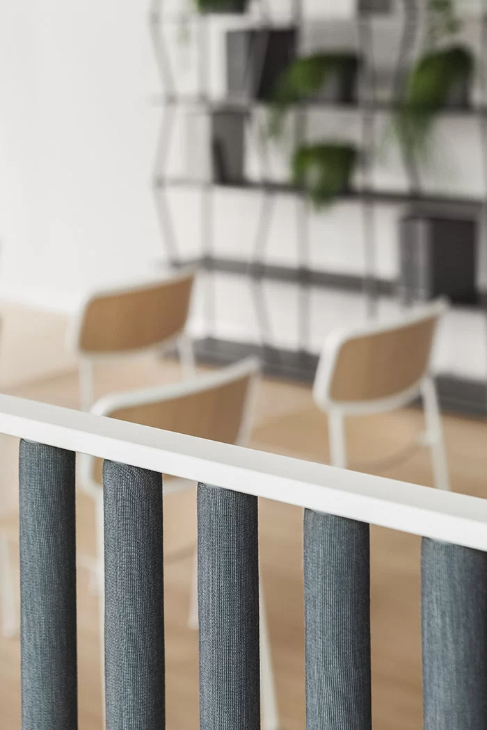 SCREEN tubular: Modern tubular partition for the office - Lapalma