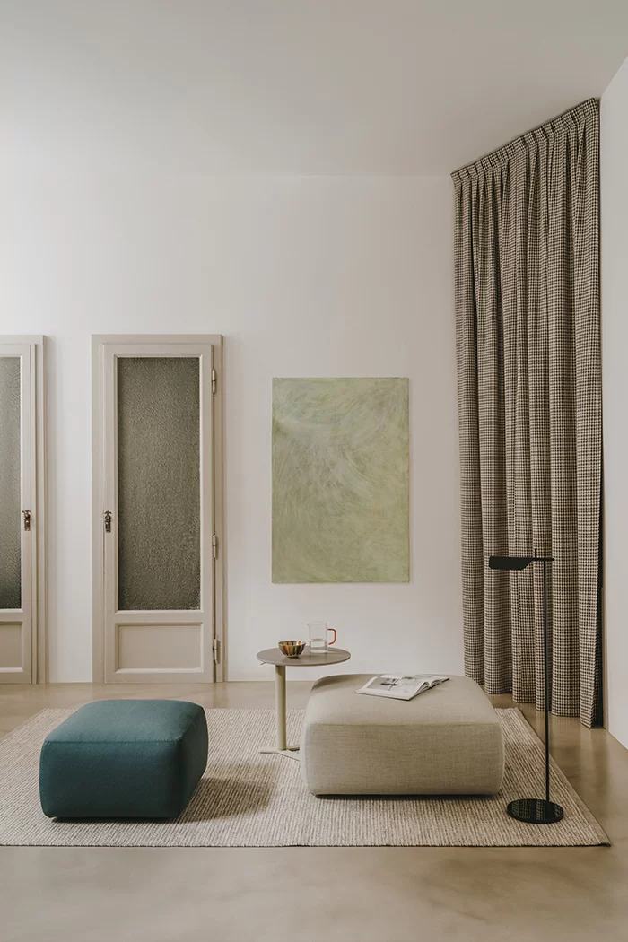 PLUS Island — big | Modular island sofa: with electrified armrest and ...