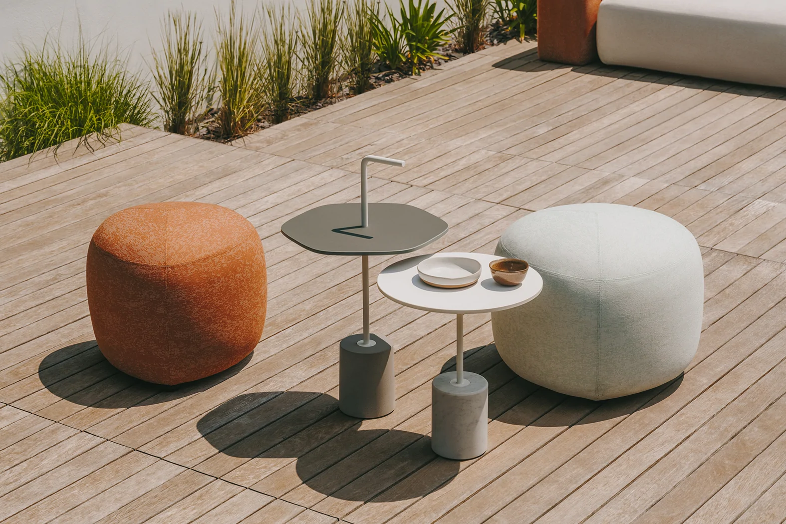 JEY ET40: outdoor side table with concrete or marble base h45 – Lapalma
